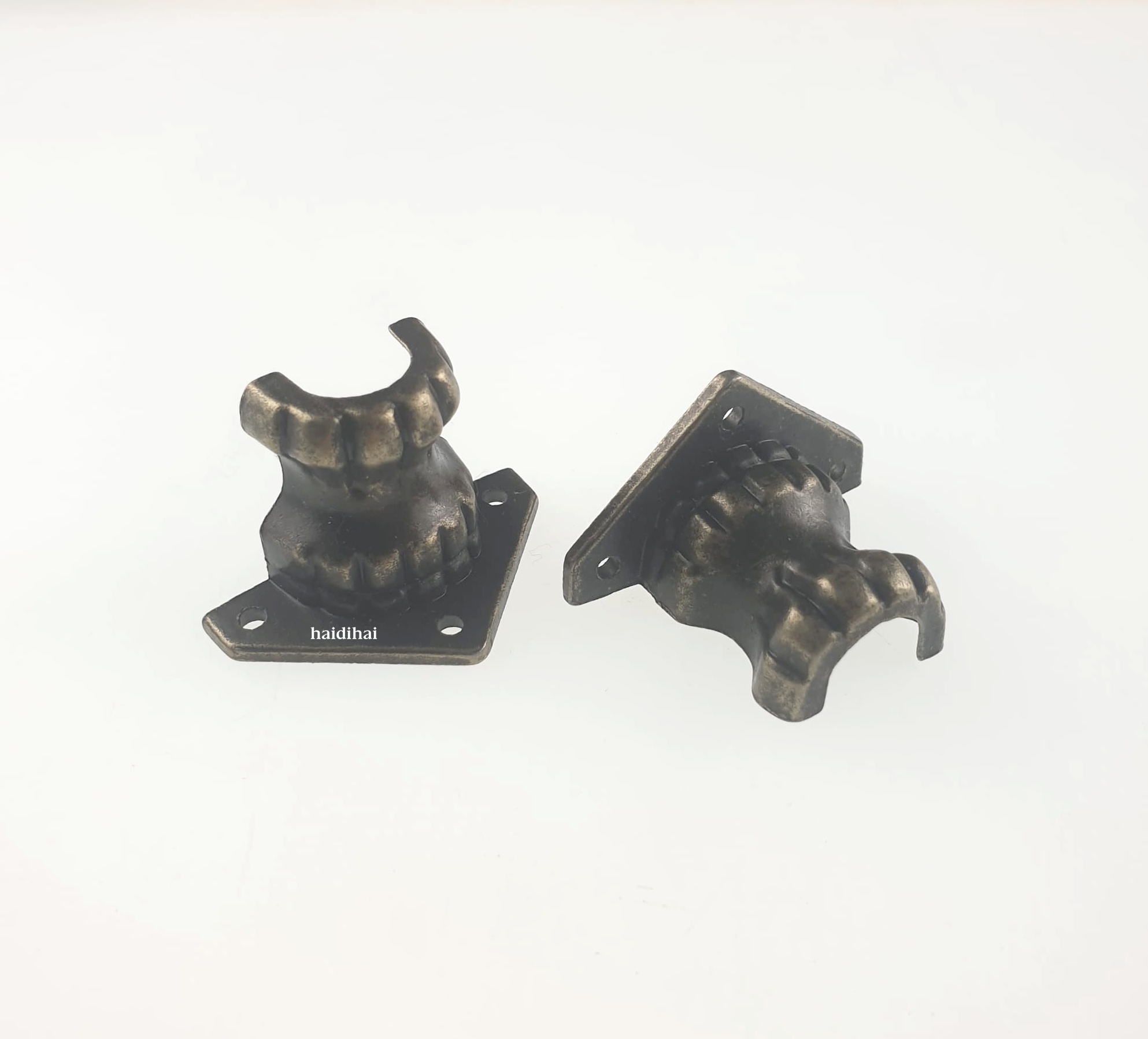Piciorușe metalice pentru cutii din lemn – 1 buc - haidihai